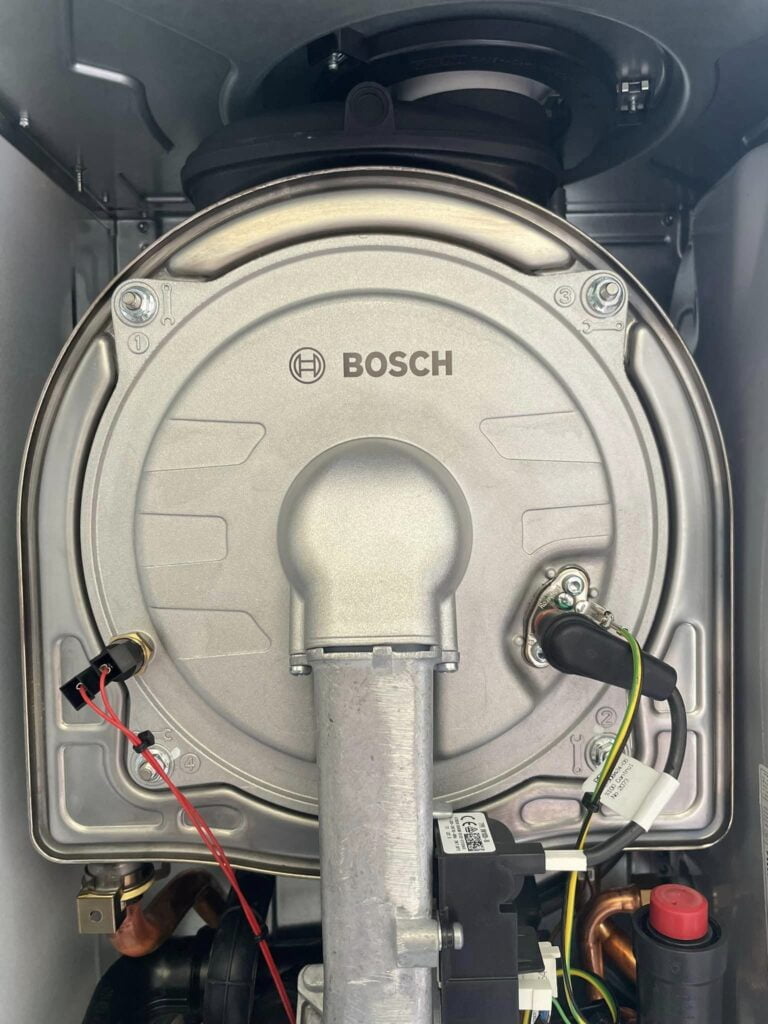 Worcester Bosch 1000 30kw Combi Boiler & Flue — The Plumbing & Heating Center Online